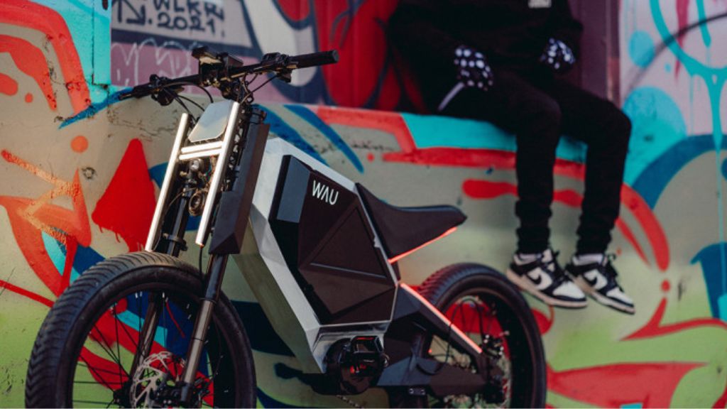 WAU CYBER - The Sexiest 5000W-60mph Electric Bike! - Hunt4Best